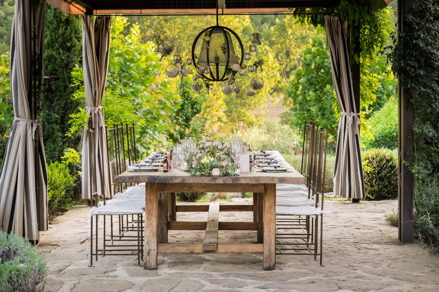 Main External Dining area - MeTips.it